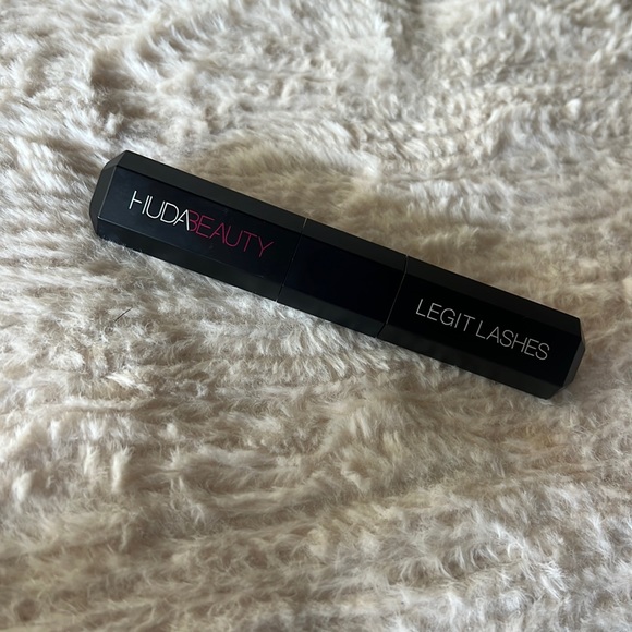 HUDA BEAUTY | Makeup | New Huda Beauty Legit Lashes 2 Mascaras In Curl ...
